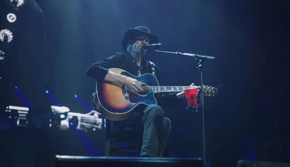 Inside Toby Keith’s Final Moments on Stage Before Tragic Passing ...