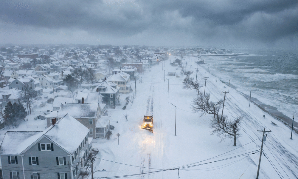 Northeast Bomb Cyclone Triggers Blizzard Warnings - Crystal Clear News